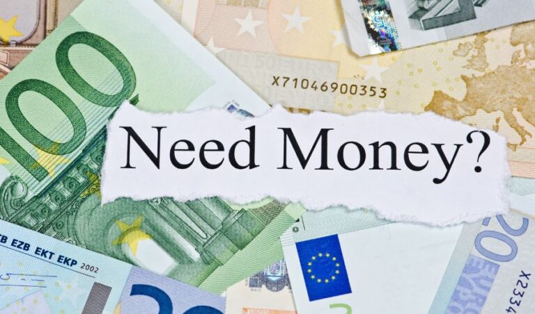 I need Money Desperately. Tips and Solutions - Aimingthedreams